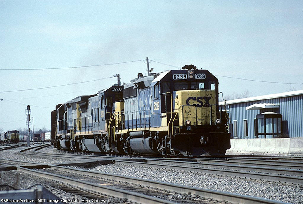 CSX GP40-2 6239